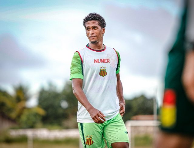 Volante Abuda coloca sua experiência à disposição do Sampaio - Jornal ...