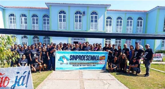 Professores Da Rede Municipal Paralisam Atividades E Acampam Em Frente